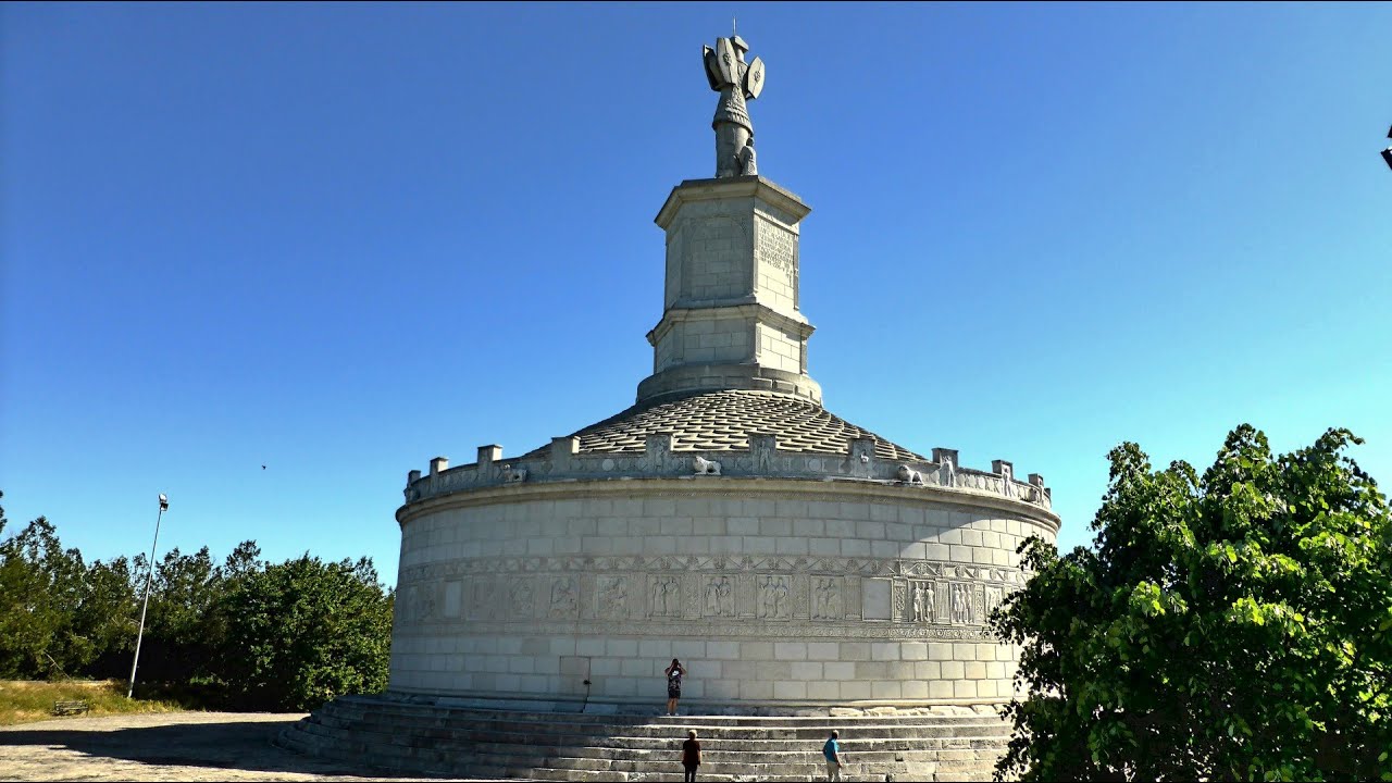 Monumentul triumfal TROPAEUM TRAIANI (Adamclisi, Dobrogea, România ...