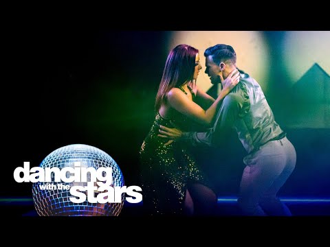 Lotte Vanwezemael vertaalt haar relatiebreuk in een emotionele Weense wals | Dancing With The Stars
