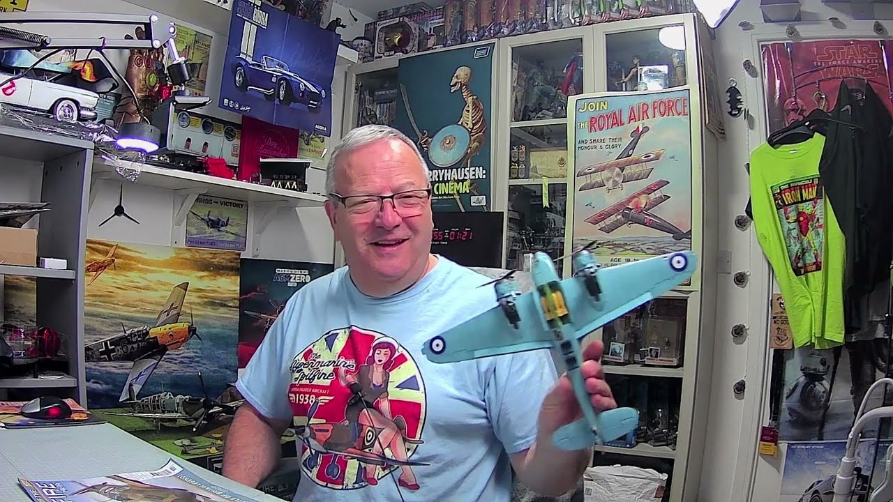 Build a Spitfire Diorama issues 101 102 from Hachette - YouTube