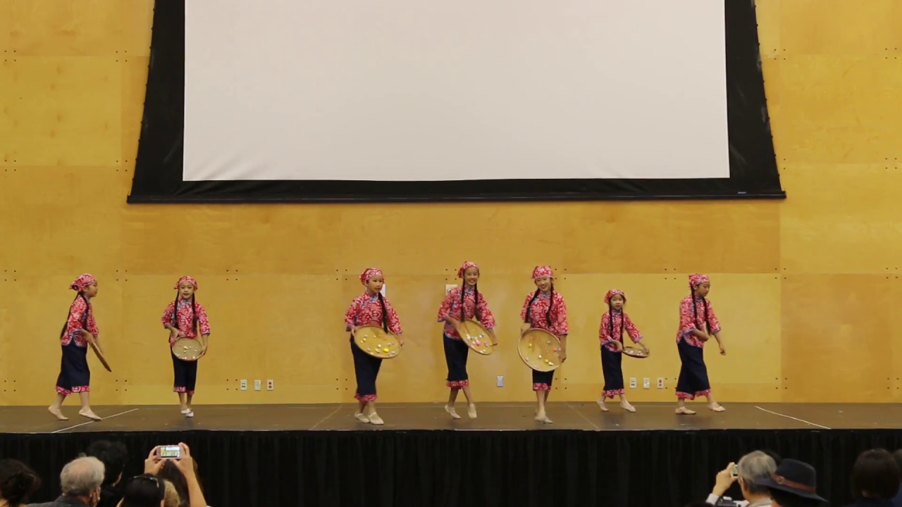 Rice ball dance --- Mei-Ling Lee Chinese Dance Group - YouTube