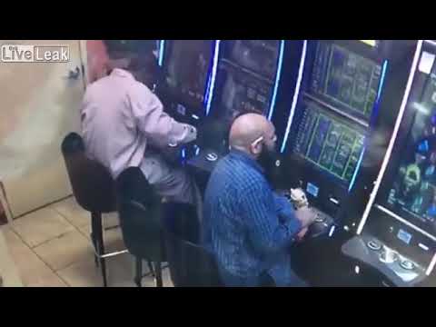 Porta via 8 mila euro dallo slot machine ma rubandoli: le telecamere lo ...