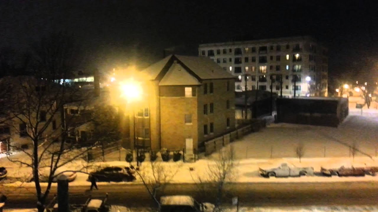 super weird noise in chicago and the lights go weird too. - YouTube