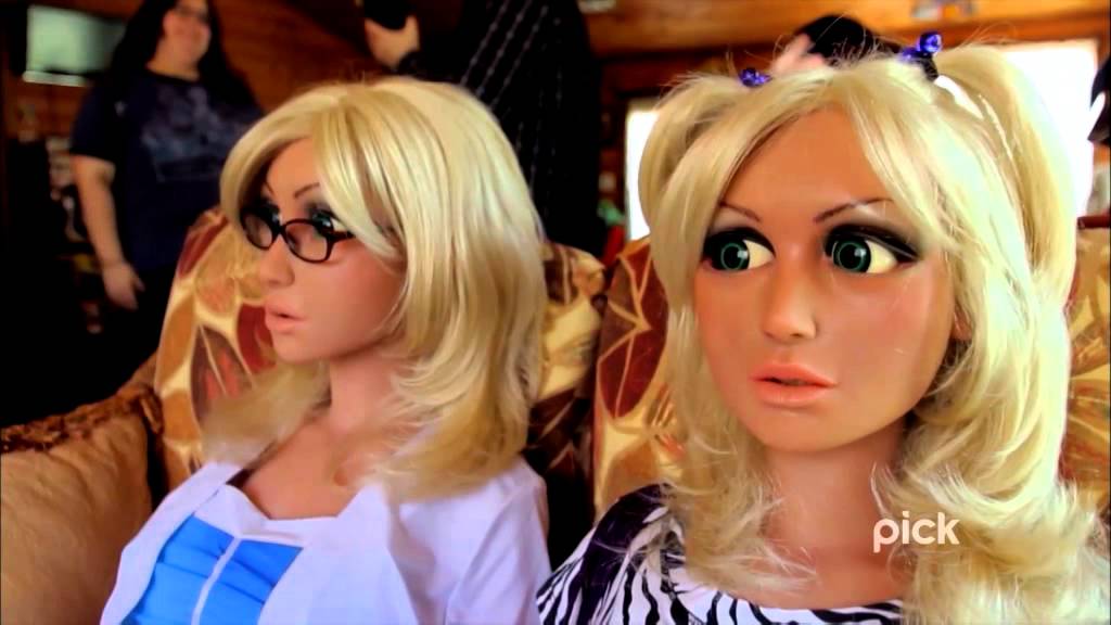 Living Dolls Wednesday 12th November 9pm on Pick - YouTube