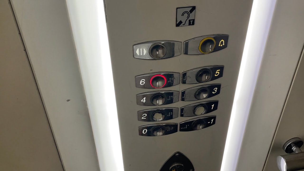 OTIS 2000E elevator from 1997 - YouTube