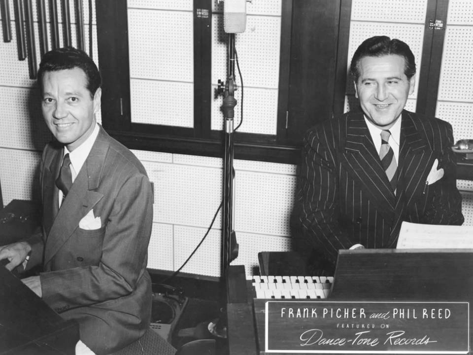 Phil Reed and Frank Picher playing Glow Worm - YouTube