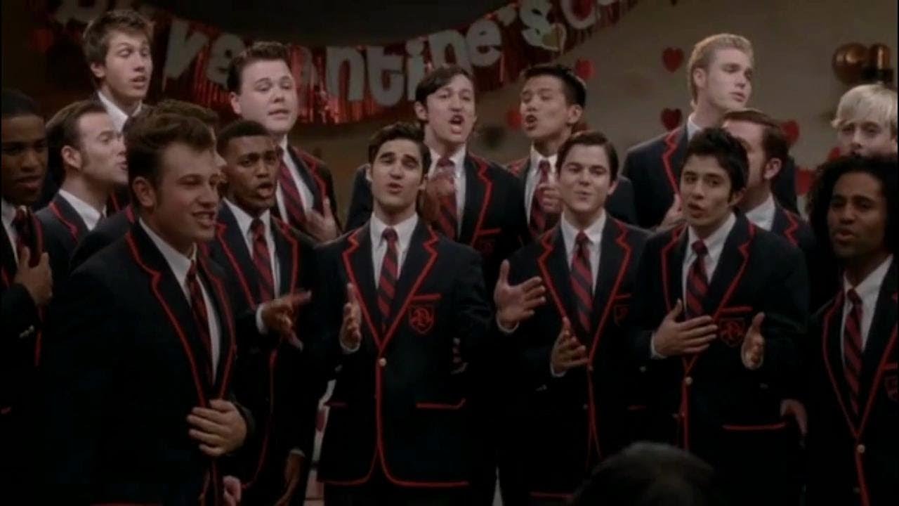 Glee - Silly Love Songs (Full Performance) - YouTube