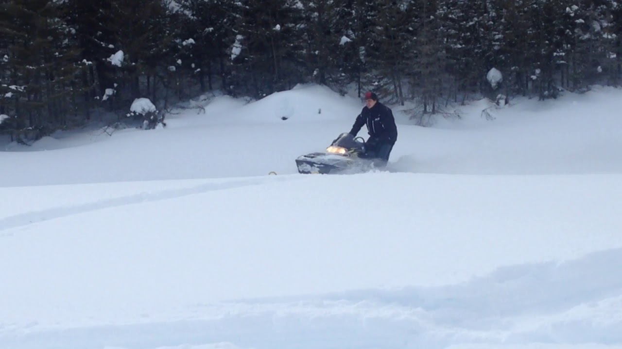 Polaris Vertical Edge 700 2004 Deep Snow - YouTube