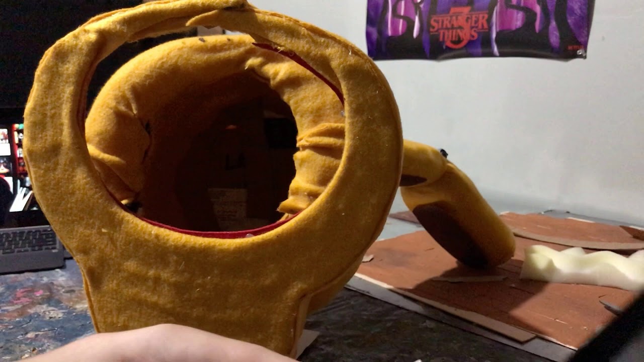 making a spring Bonnie mask from “Into the pit” - YouTube