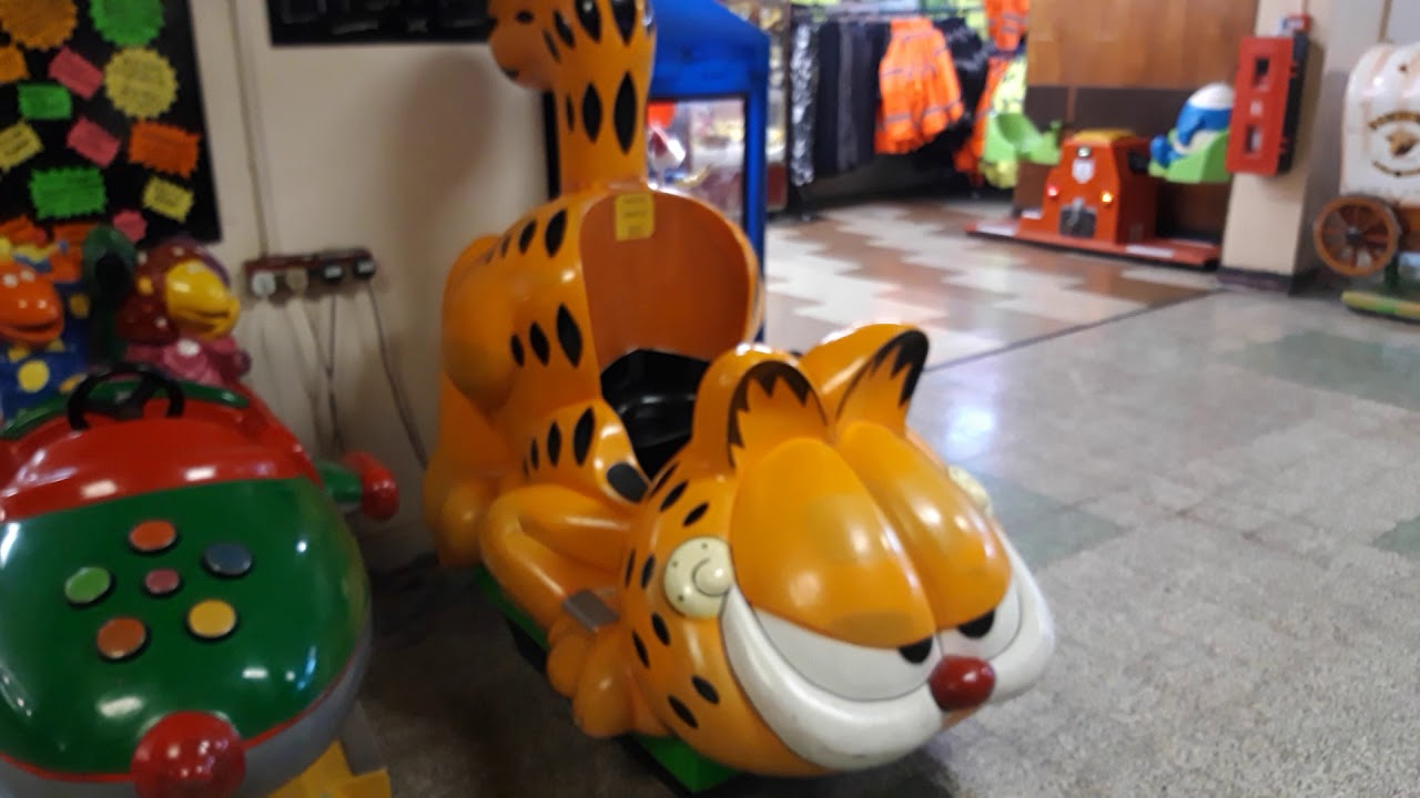 Jolly Roger Totally Garfield Kiddie Ride - YouTube