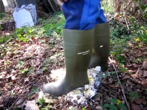 My Dunlop Purofort stomping a cake - YouTube