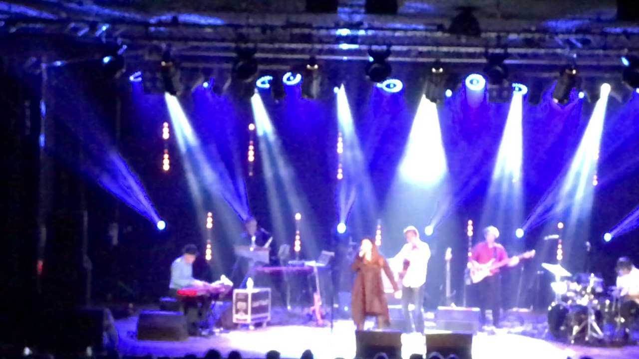 Basia-Bubble -live Stodoła - YouTube