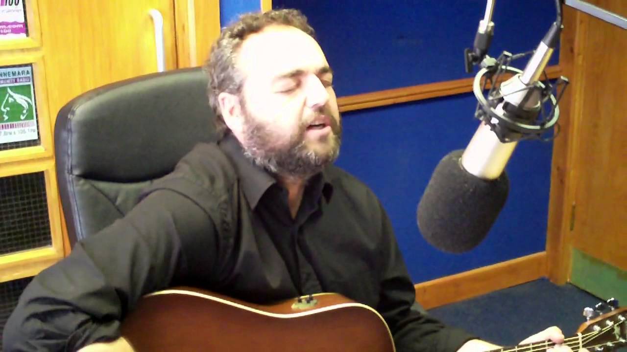David Hoey - "Hurts So Good" (Live with Michael Duffy on Dundalk FM ...