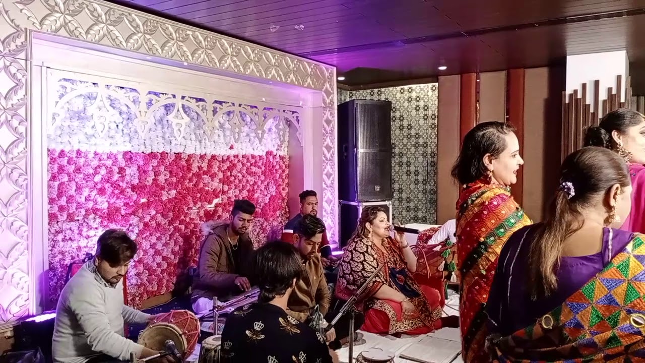 Lady sangeet show harpreet walia - YouTube