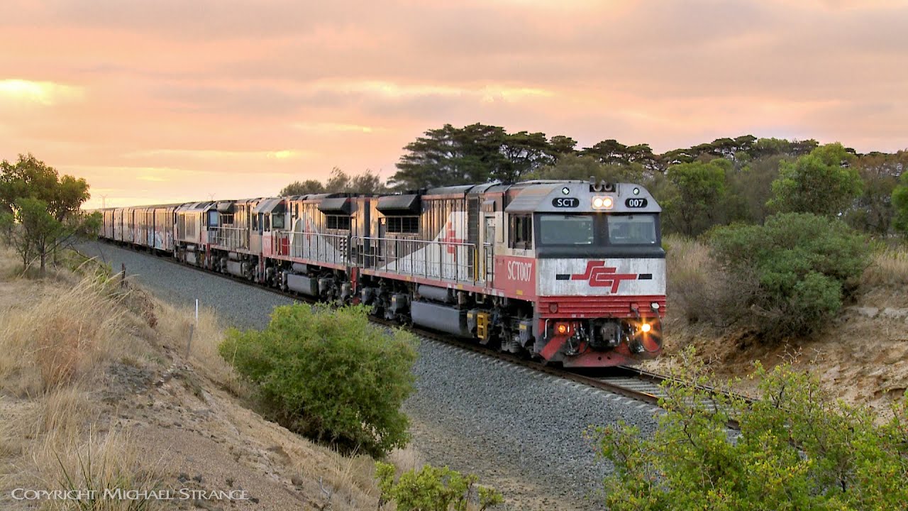 SCT 6PM9 Freight Train With Boxcars & Shipping Containers (4/2/2019 ...