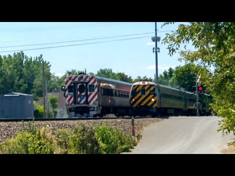 SHORT: CT rail 4405 & Amtrak 470 meet at Emerson Road (6/20) - YouTube