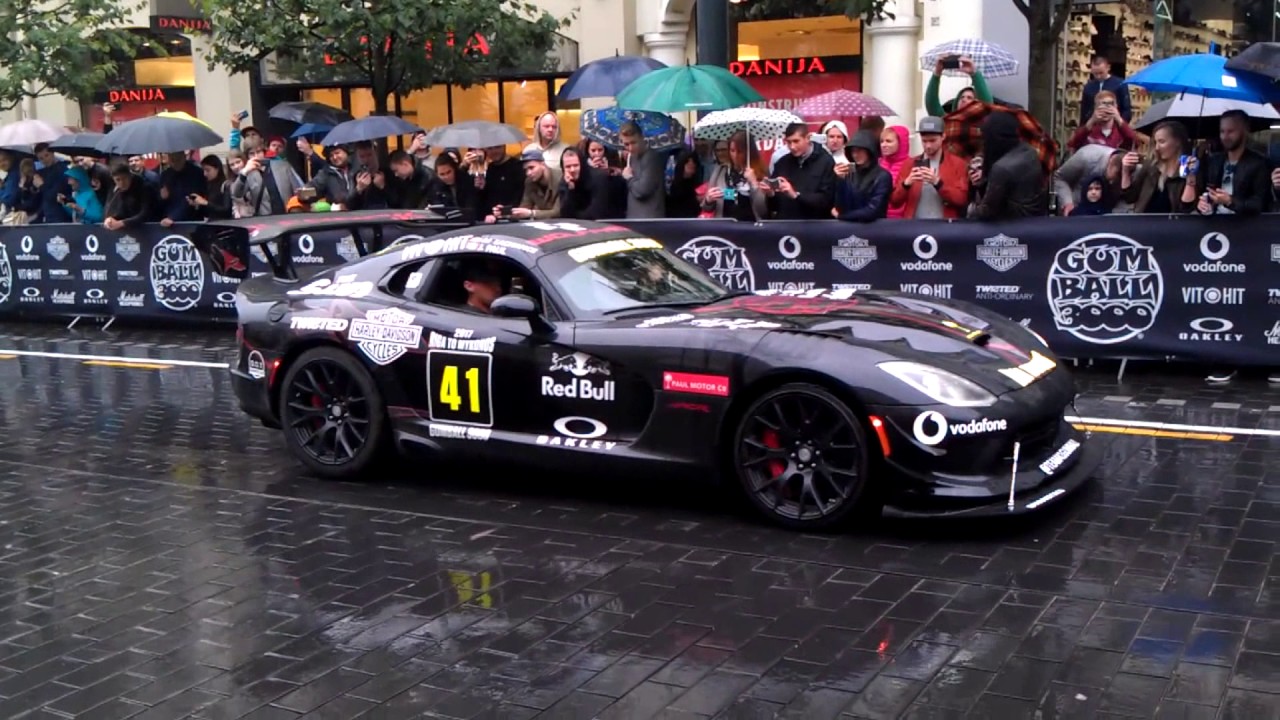 Ferrari FF Lamborghini Huracan Dodge Viper brutal exhaust sounds ...