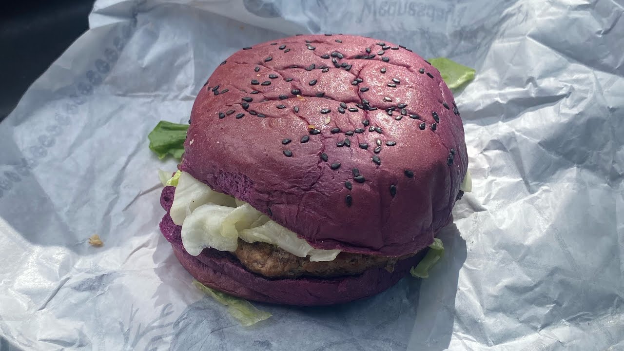 Burger King Adam’s family Whopper REVIEW - YouTube