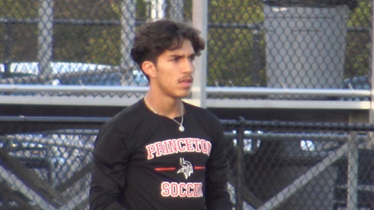 Justin Rosa 2019 High School Men's Varsity Soccer Highlights - YouTube