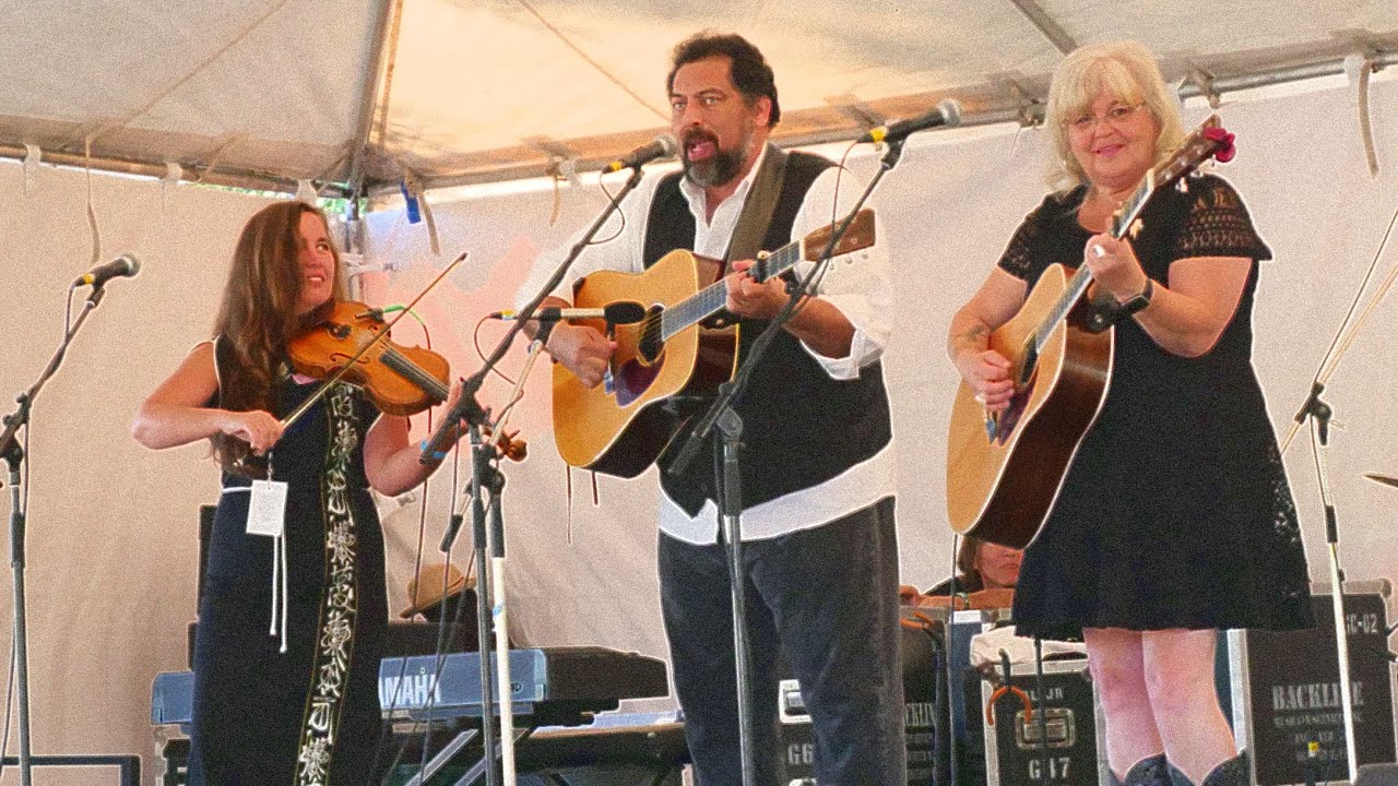 Bluegrass music tradition - The Savage Hearts playing Freeborn Man ...