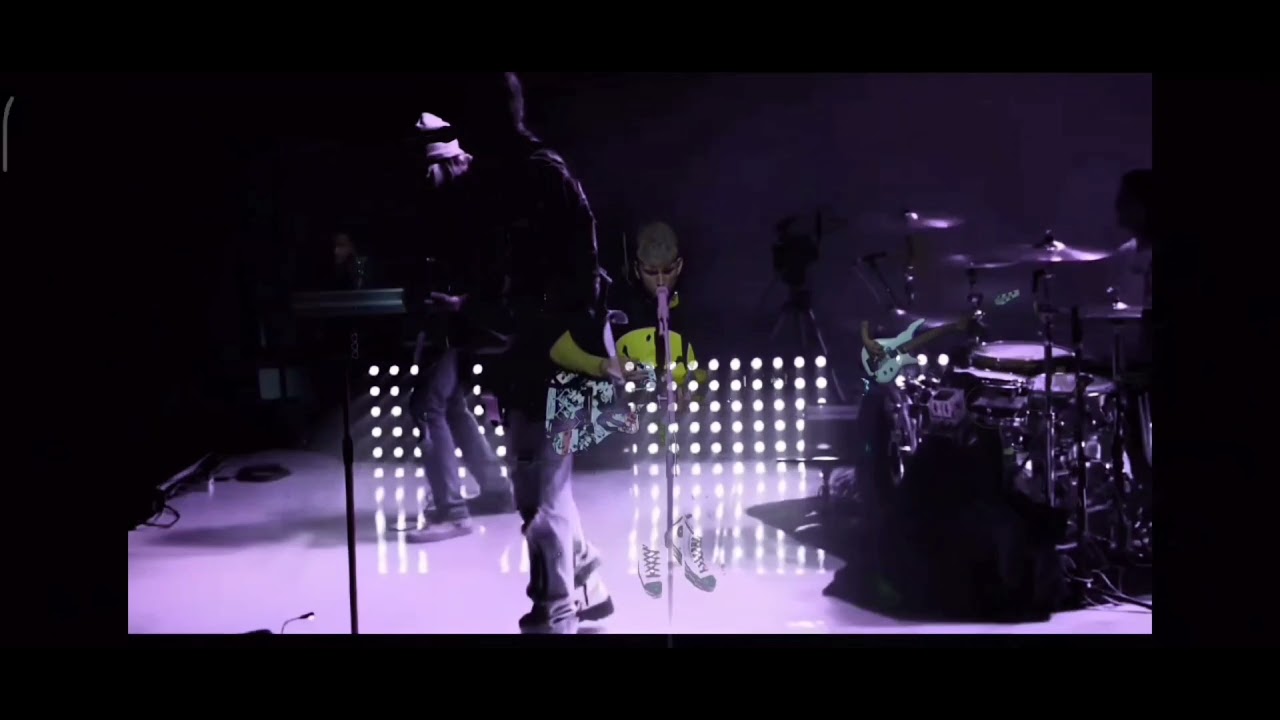 Machine Gun Kelly Live SNL - Lonely, Performance 2020 - YouTube