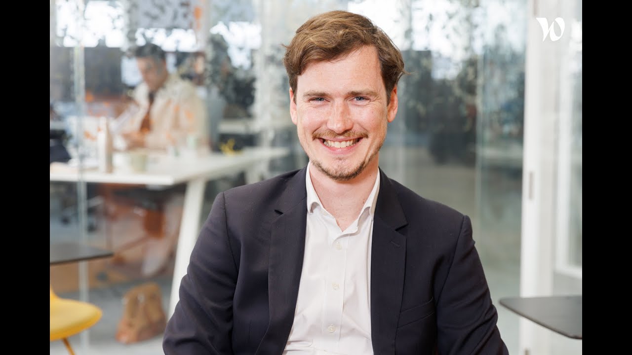 Découvrez Wavestone avec Julien, Consultant - YouTube