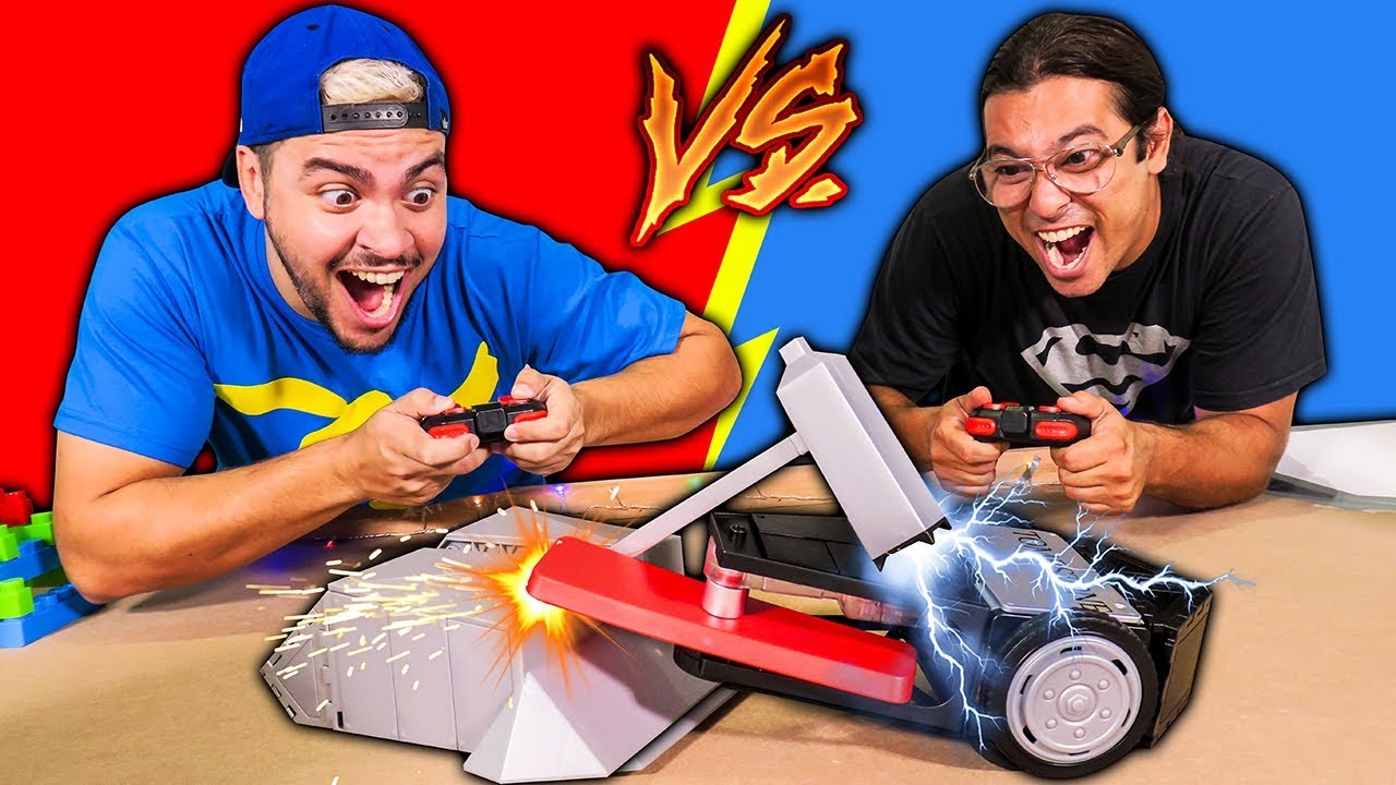 BATALHA DE ROBÔS !!! (LUCCAS NETO vs RONI) - YouTube