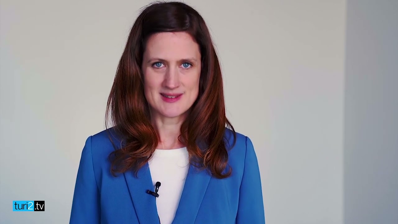Jennifer Wilton im Videofragebogen. - YouTube