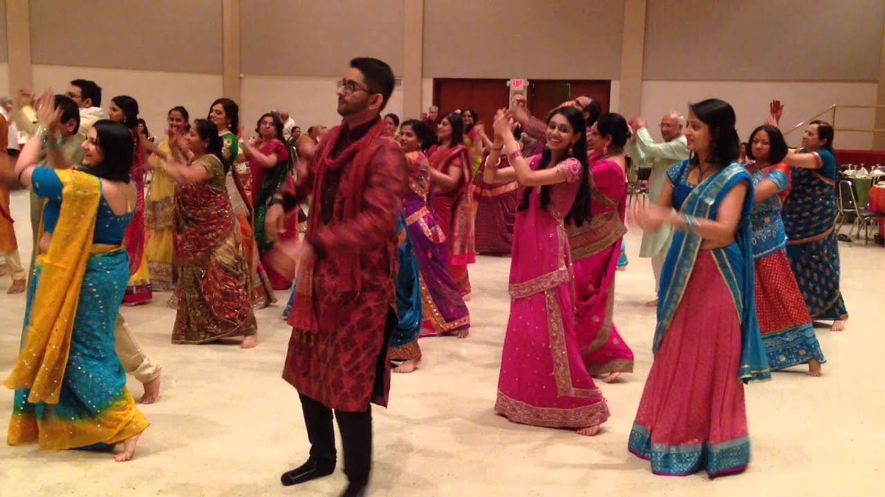 Kaka bapa na poriya garba dance - YouTube