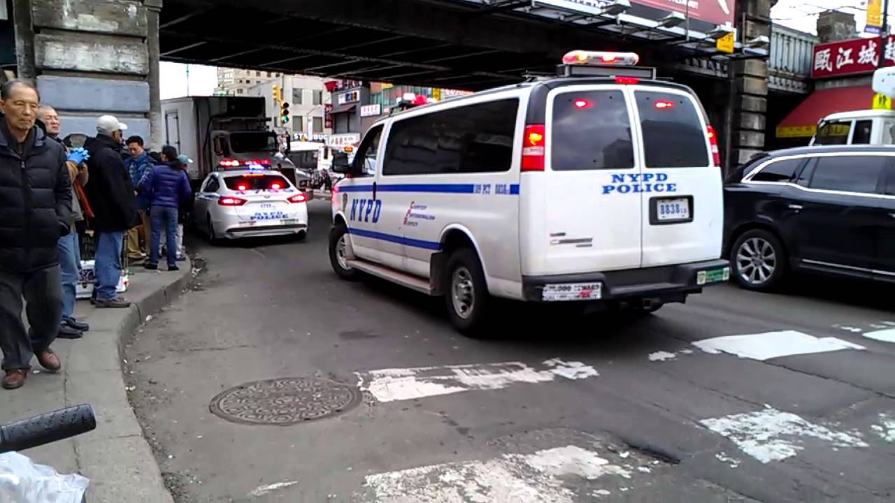 2 NYPD van backing up - YouTube