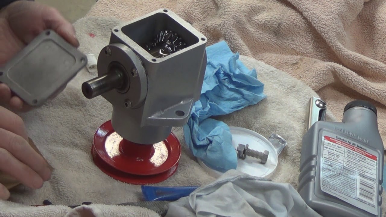 Assembling the right angle drive box with Goofy - YouTube