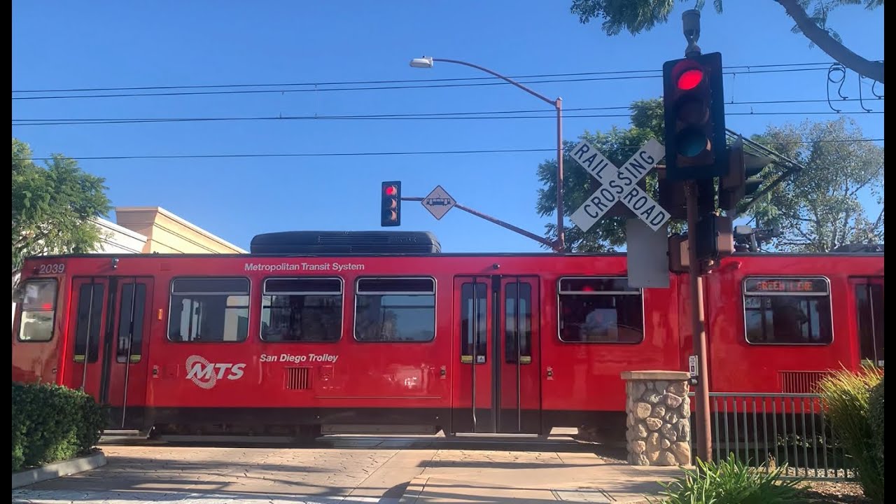 MTS San Diego Trolley 4051 Green Line, Santee Trolley Square #1 ...