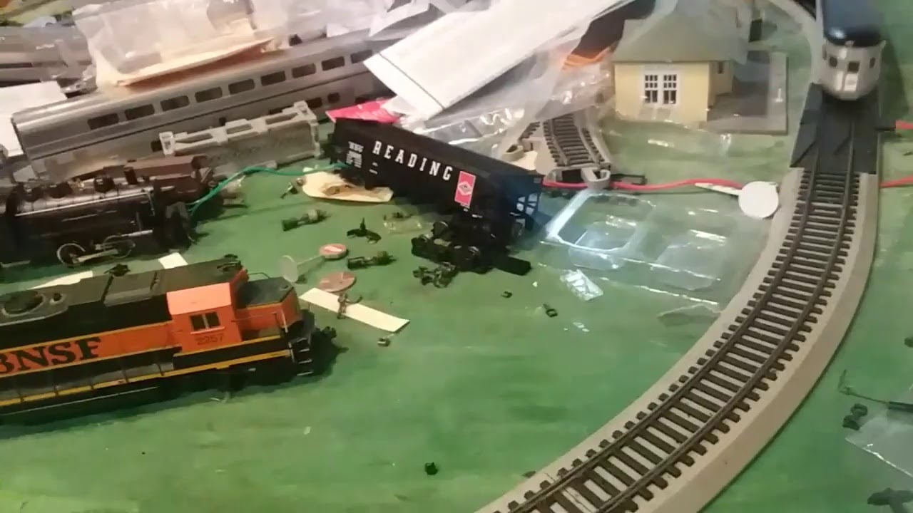 Running ho scale trains live ep 18 + new loco - YouTube