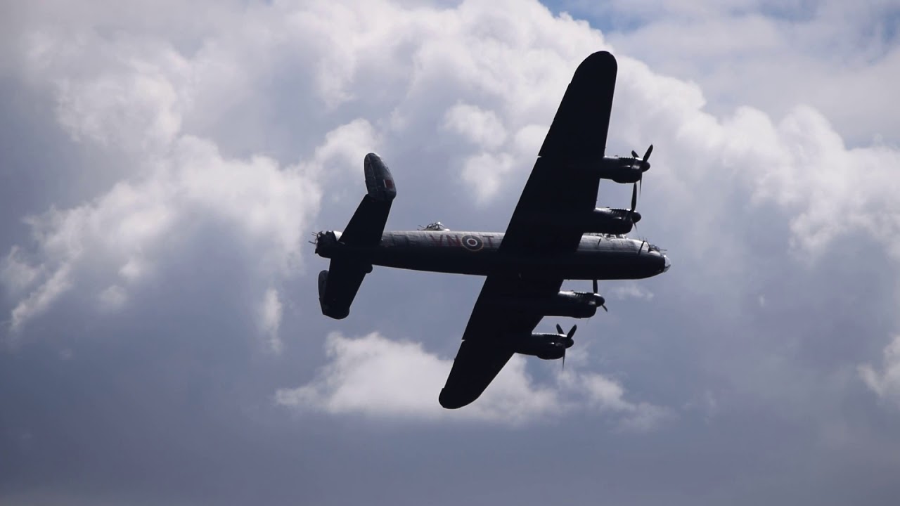 avro lancaster at east kirkby - YouTube