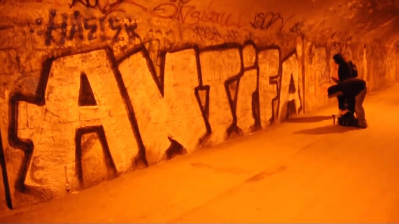 Antifa Graffiti in Chemnitz, 2012 - YouTube