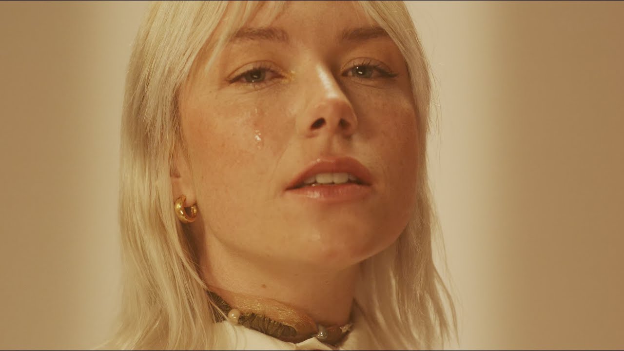 Moon Panda - SummerBrain (Official Video) - YouTube