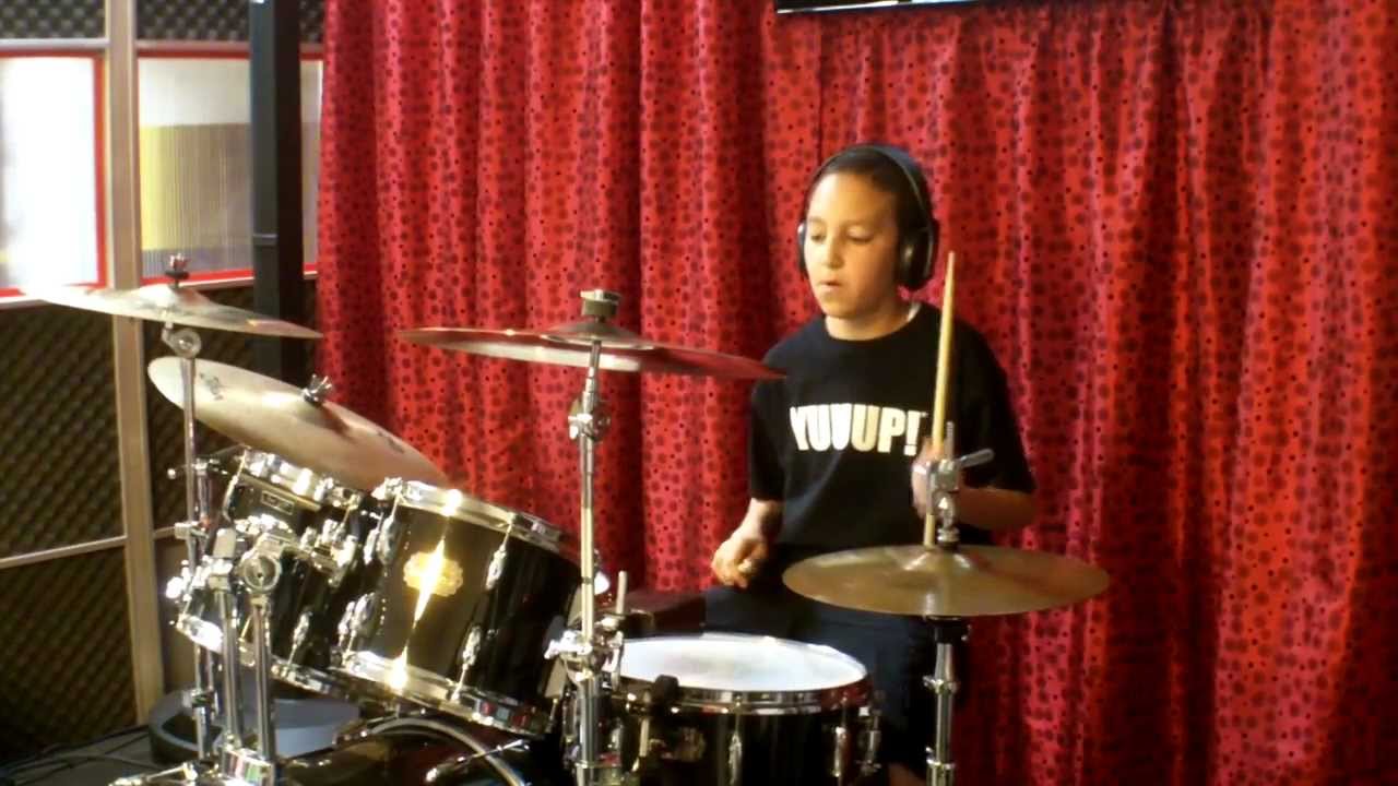 Victor Rosano performing Another One Bites the Dust by Queen - YouTube