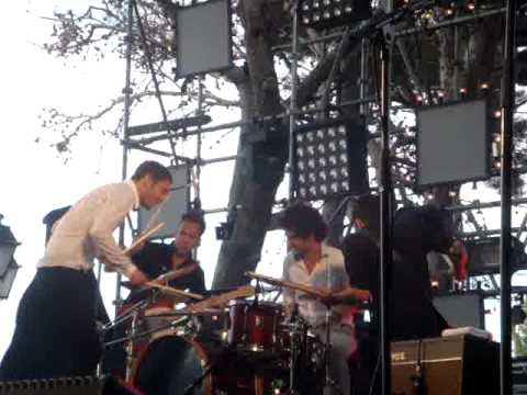 SOMA aux Voix du Gaou à SIX FOURS 24juillet10 - Batterie en foliiiiie !!!.MPG