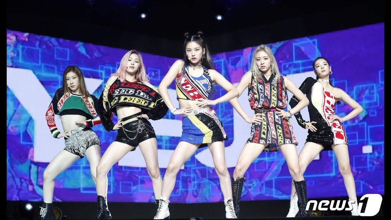 ITZY " ICY " LIVE COMEBACK STAGE SHOWCASE - YouTube