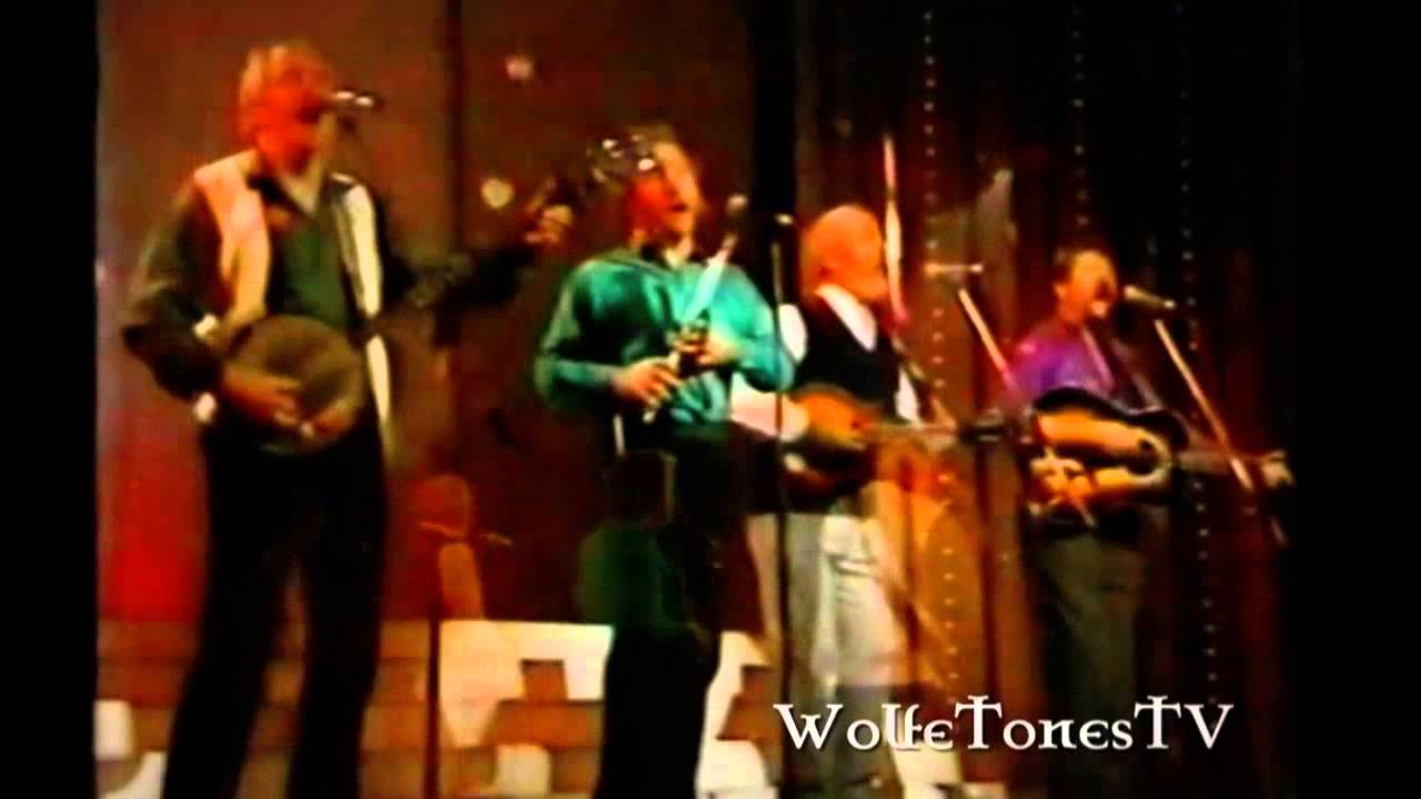 The Wolfe Tones - Far Away in Australia (Live and Rare) - YouTube