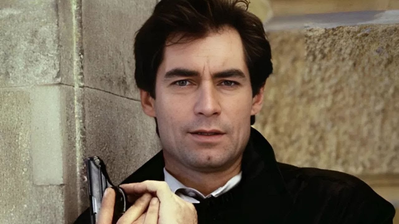Timothy Dalton ima 78 godina, pokušajte ne ostati bez daha kad ga ...