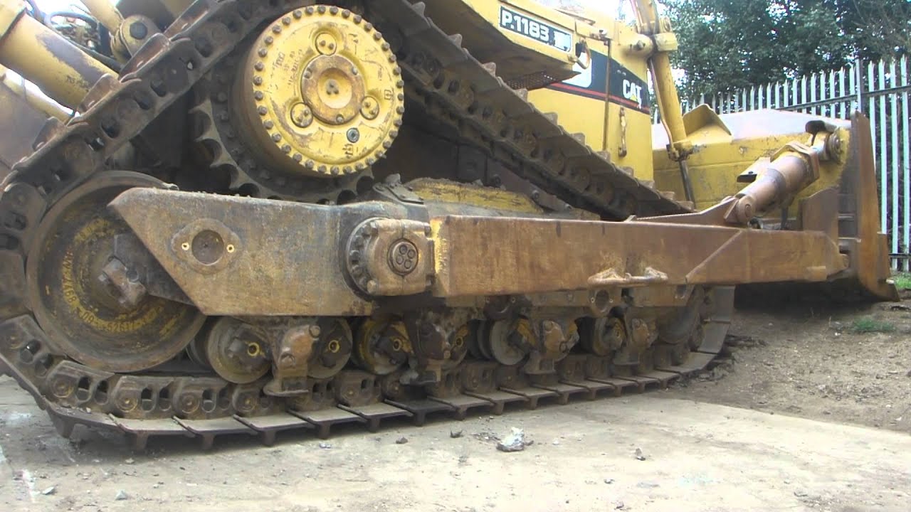 CAT D9N Bulldozer - YouTube