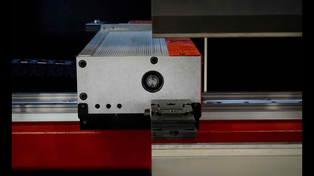 AMADA In Vision - HFE3I-HT Flexible Heavy Duty Folding - YouTube