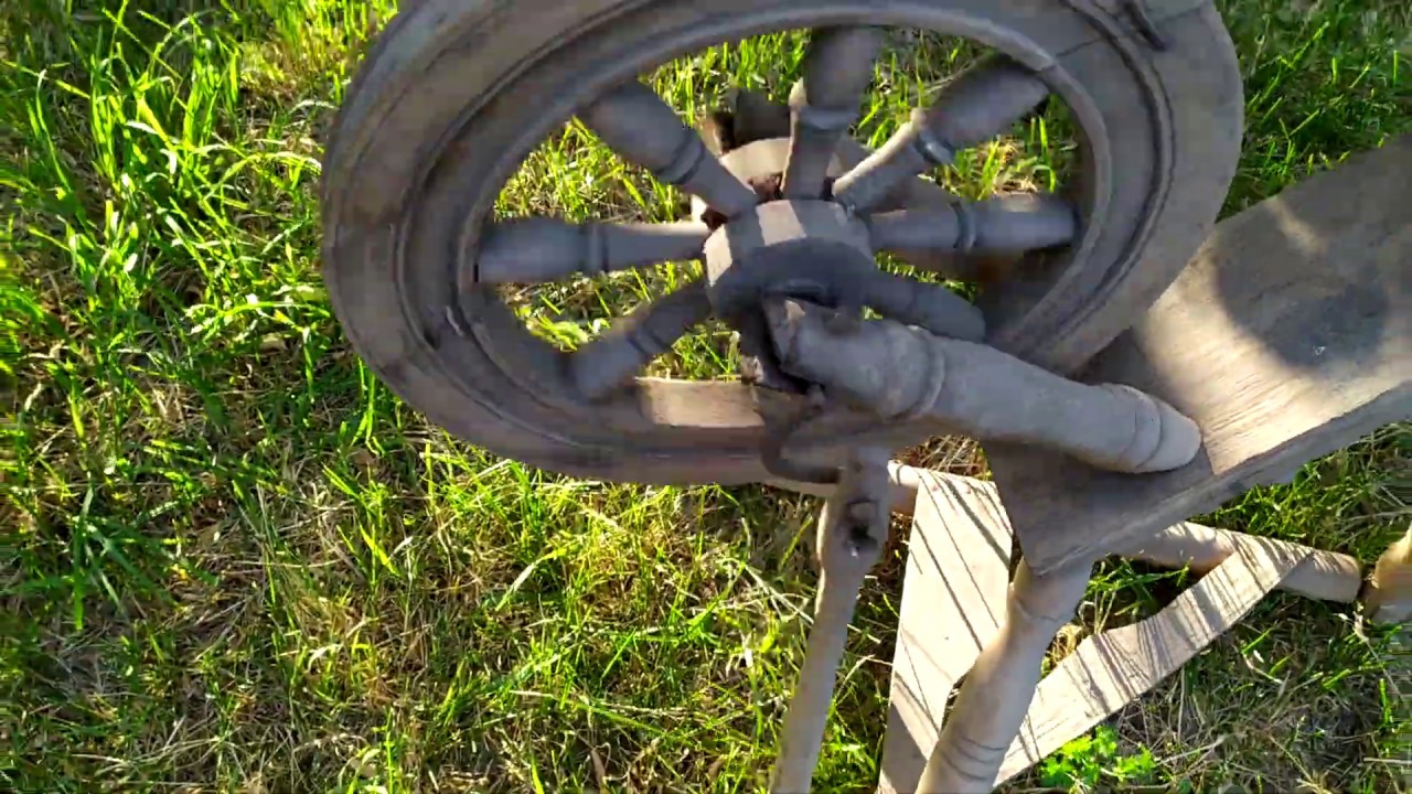 Praeities pėdsakais. Senas verpimo ratelis. Traces of the past. An old ...