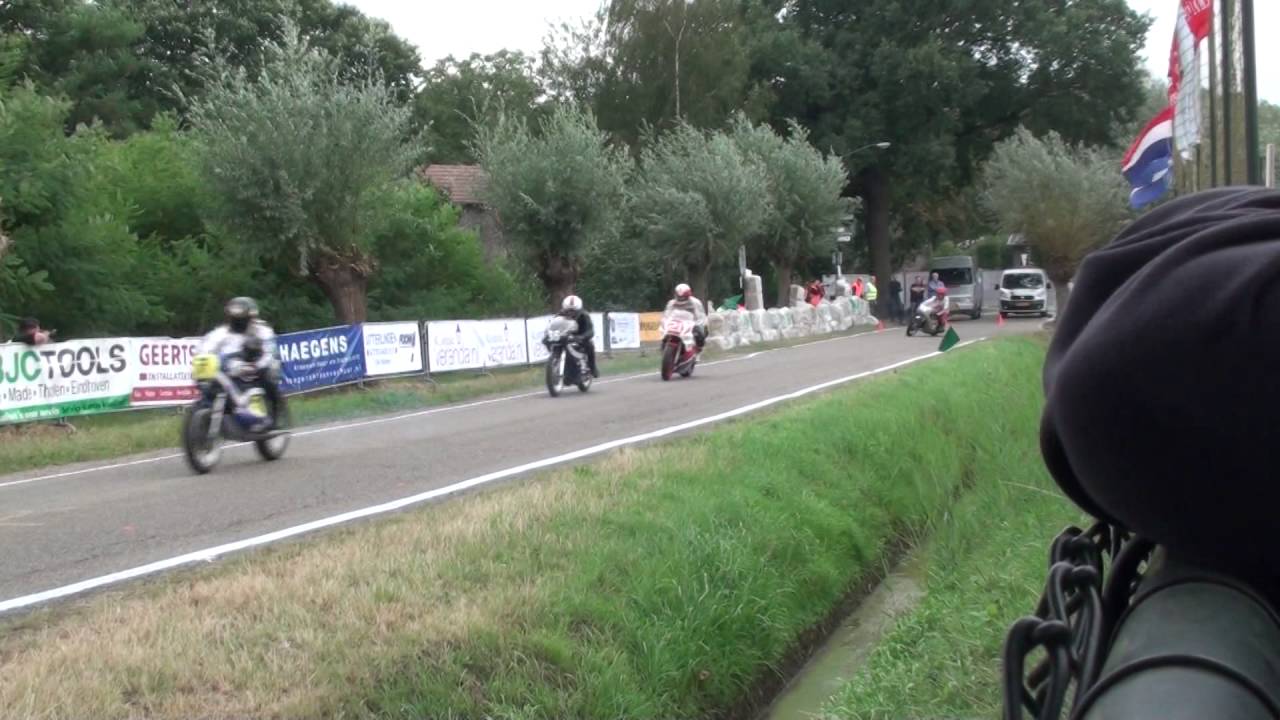 2016 09 18 Classic motor race in Gemert met deelnemers uit Laarbeek ...