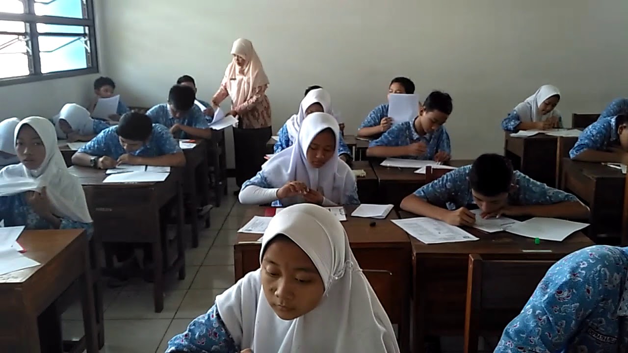 PAT R. 11 SMPN 160 Jakarta 17/18 - YouTube