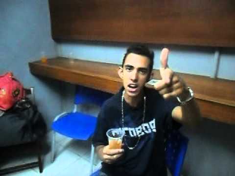mc guma  no camarim da boate sky