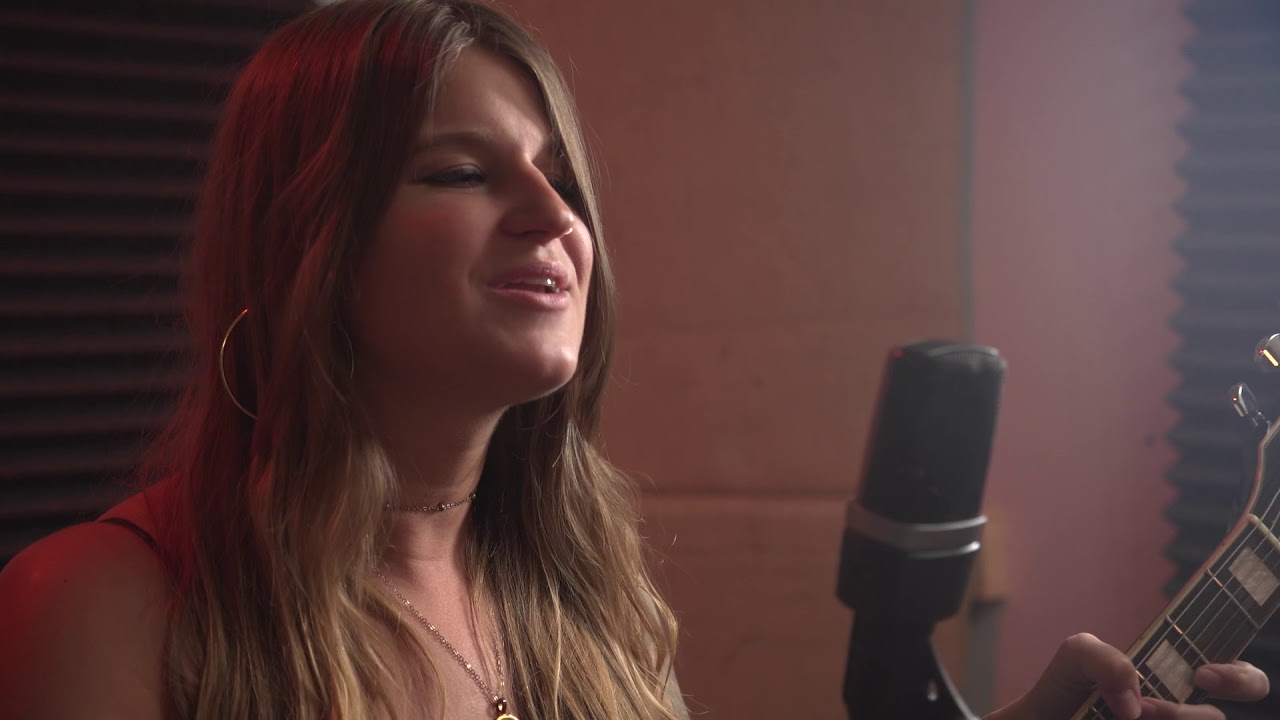 Kelly Jarrard - "No Scrubs" by TLC - YouTube