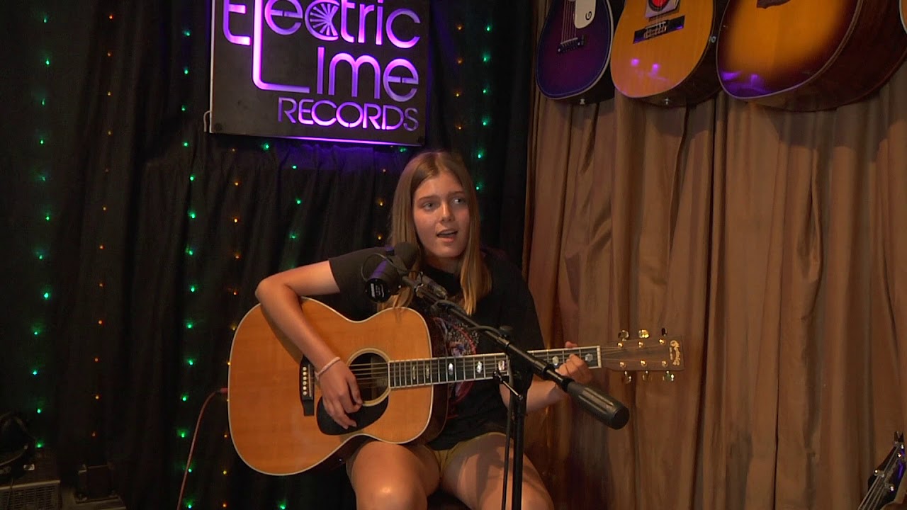 ELLA GRACE SMALL TOWN GIRL LIVE - YouTube