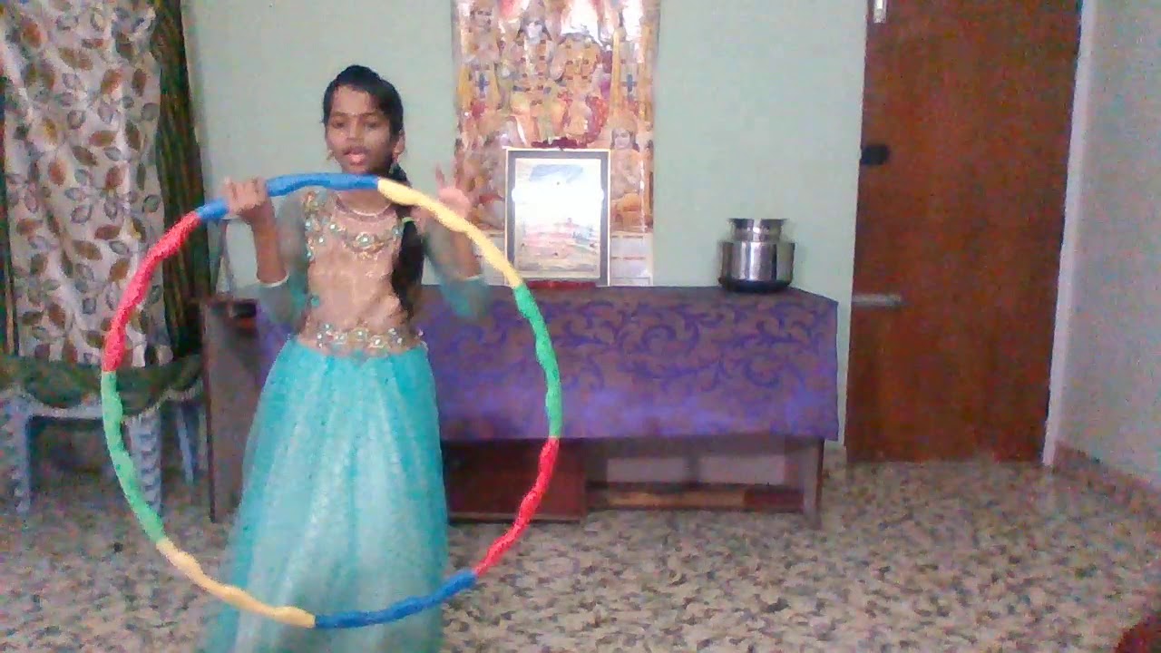 HOOLA HOOPS DANCE BY MEDHA - YouTube