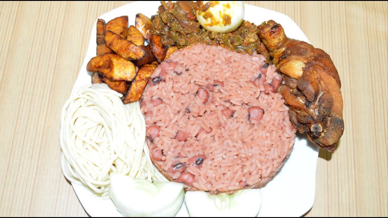 Ghanaian Waakye MADE by a Nigerian woman - YouTube